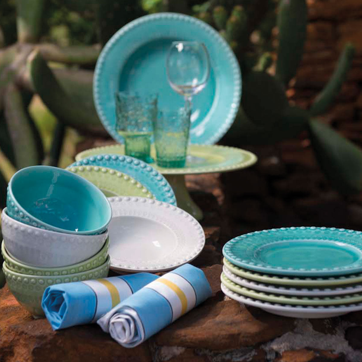 Bordallo Pinheiro Fantasy Medium Salad Bowl - Aqua | Divertimenti Cookshop